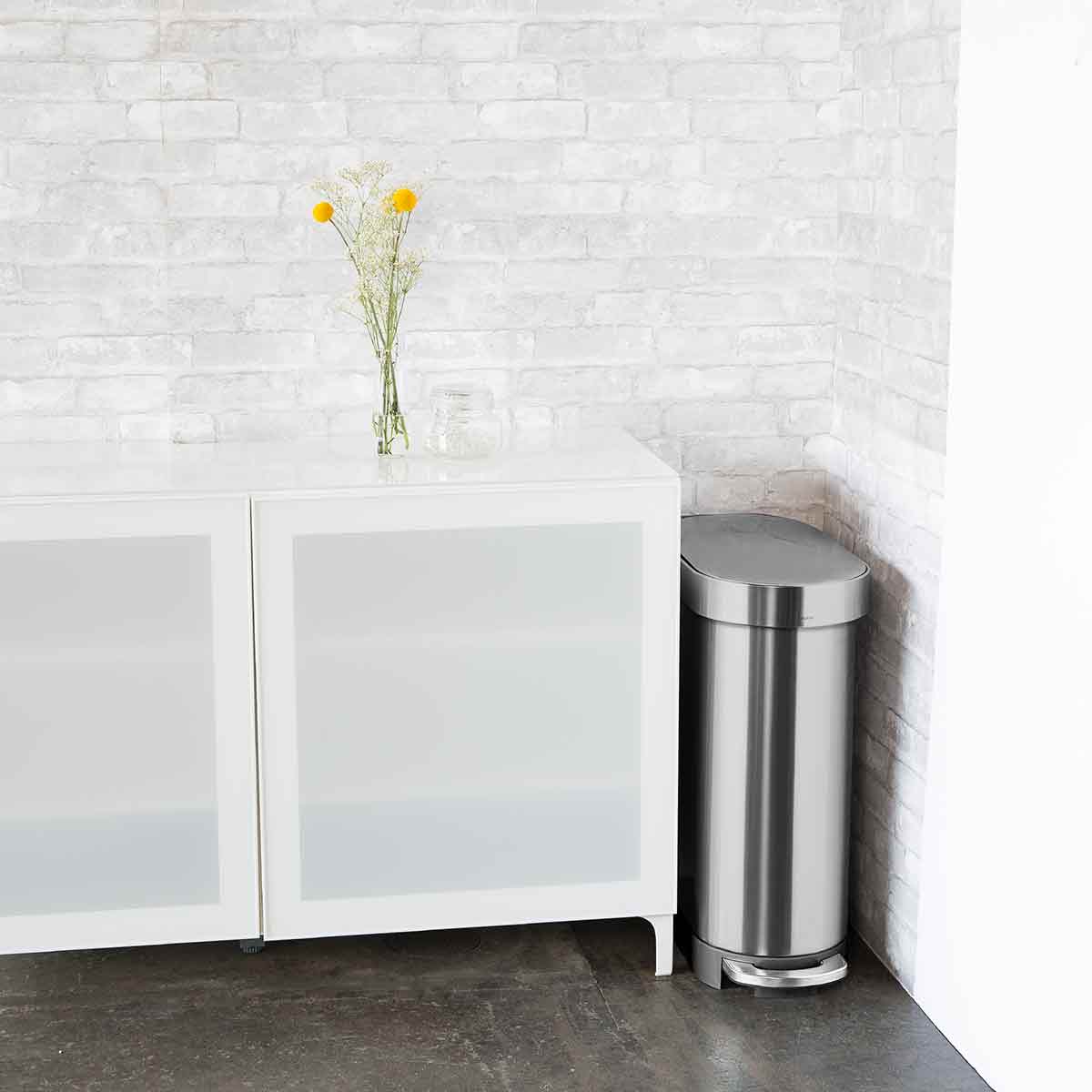 45L slim step can with liner rim - simplehuman